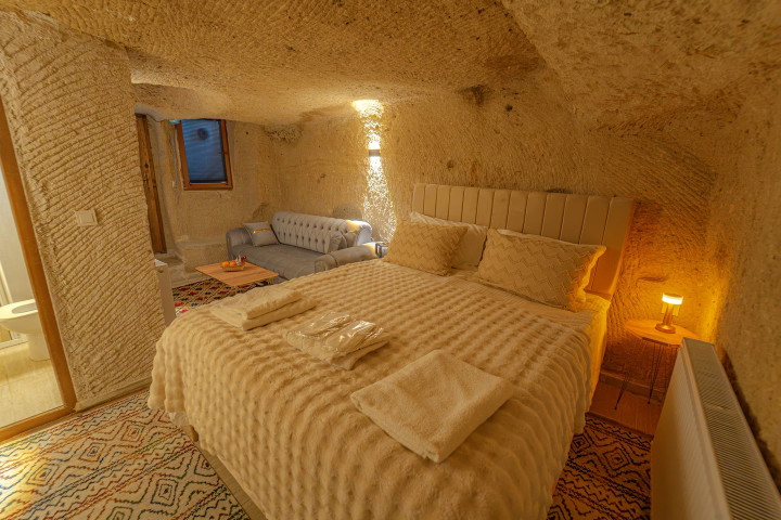 202 - My Home Cave - Carved Cave Room - Turkey