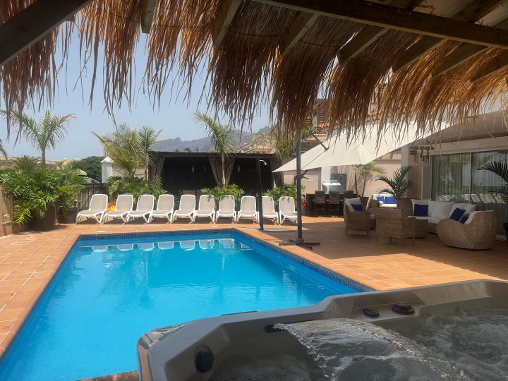 Vrijstaande Villa Met Privézwembad, Dichtbij Alle Voorzieningen En Een Strand Met Blauwe Vlag - Guía de Isora