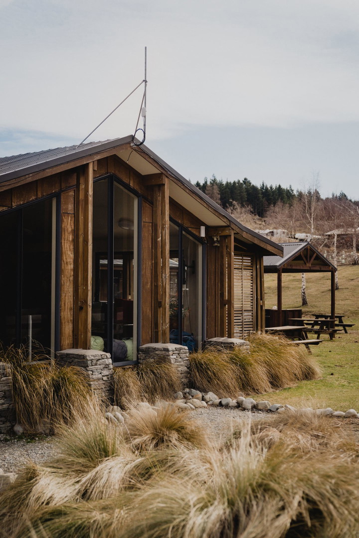 Lakes Edge Backpackers - Private 6 Bed Bunk Room - Lake Tekapo