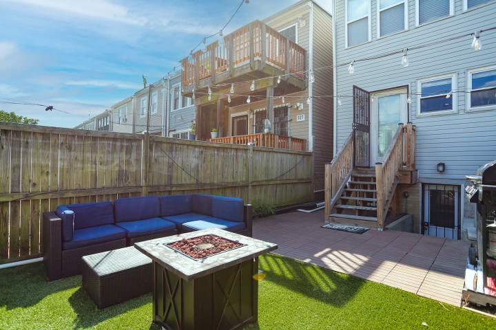 Fall Open! Close To H St W/ Patio + Parking + Wifi - Washington
