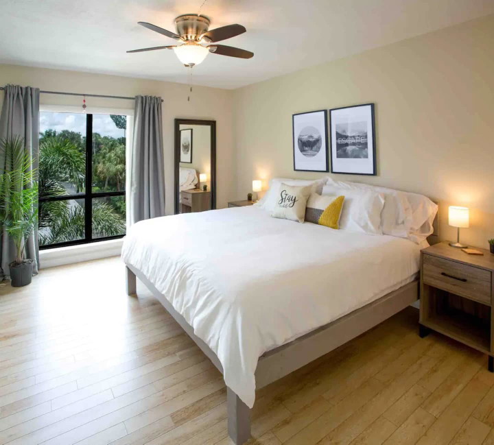 Rendez-vous à Pied à Siesta Beach Depuis Bayside Condo - Sarasota, FL