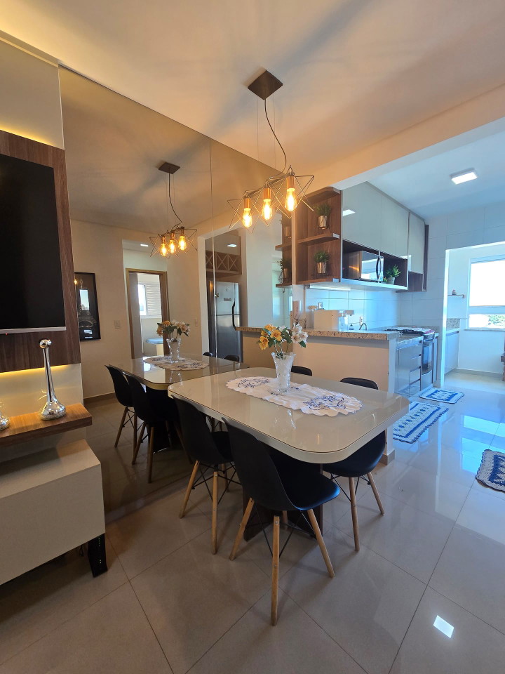 Lindo Apto C/ Marcenaria Fina E 2 Banheiros - Uberlândia