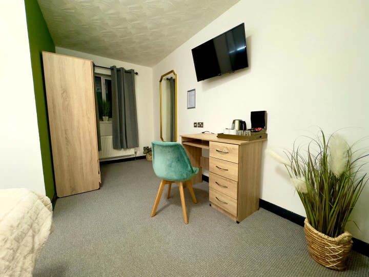 "Your Home Away From Home" (Double Room With Bath) - Llanelli
