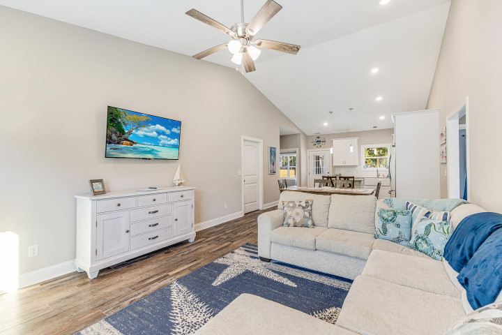 Sea Breeze Cottage- Cozy&clean Coastal Retreat! - Holden Beach, NC