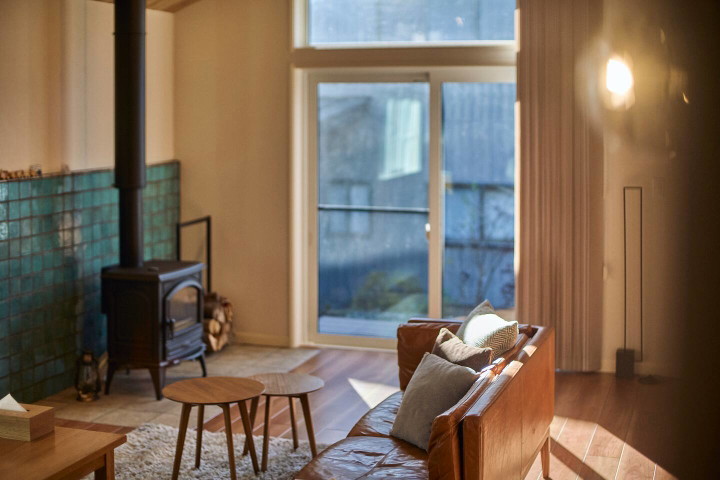 Izumiya: A Private Residence Surrounded By The Warmth Of A Wood-burning Stove And Wood - Karuizawa