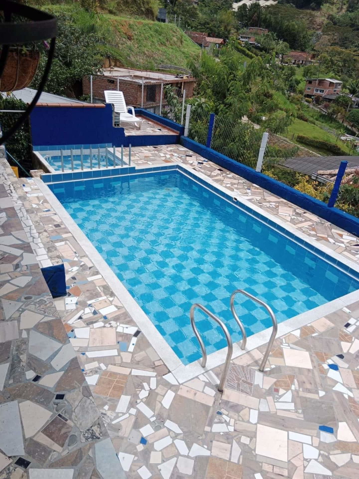 Finca Con Piscina En Copacabana - Copacabana