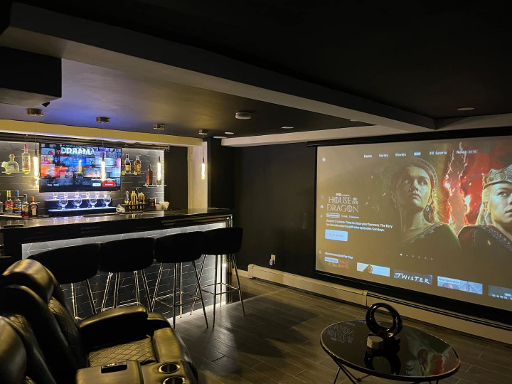 Home Theatre Entertainment Center W/ Bar. Near Nyc - Staten Island, NY