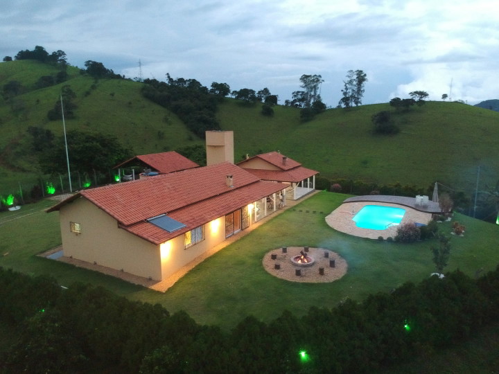Country House With Pool And Barbecue Area - Brasil