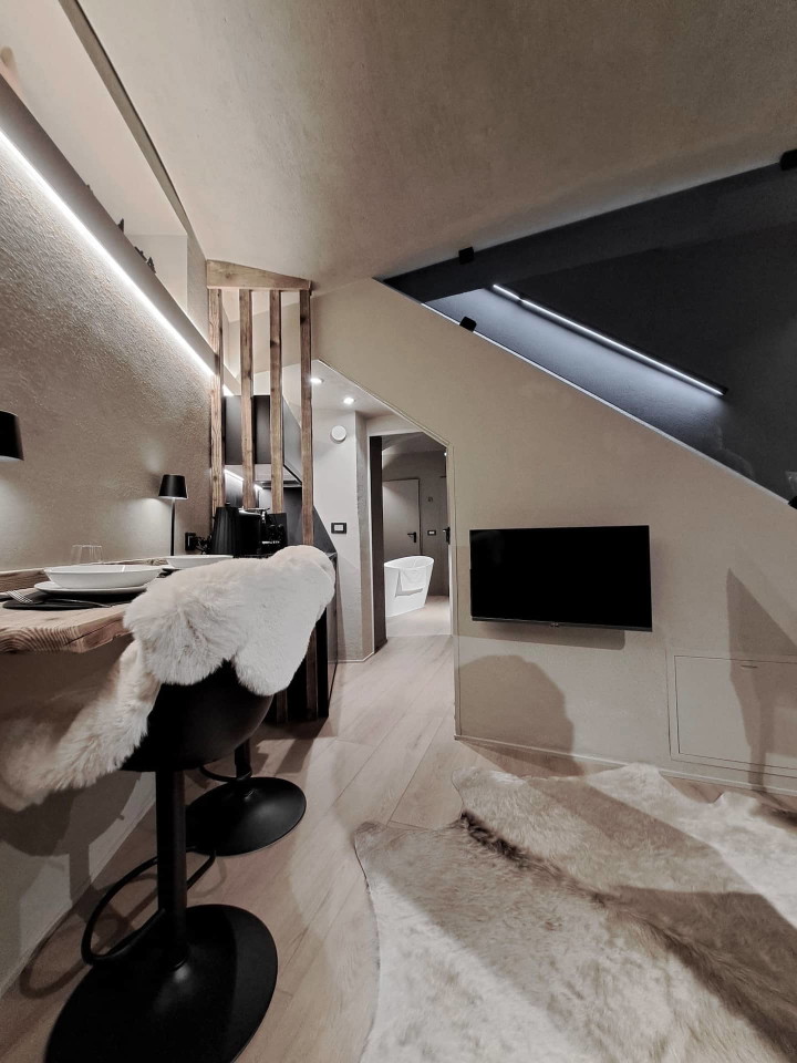 Vhaus Private Spa Apartment | Sauna & Hot Tub - Predazzo
