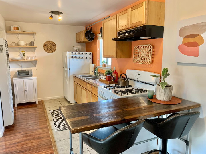 Bright & Cheerful Northtown Guest House - Arcata, CA