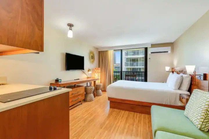 Bmb 802 | Central Waikiki Bamboo Studio W/pool - Honolulu