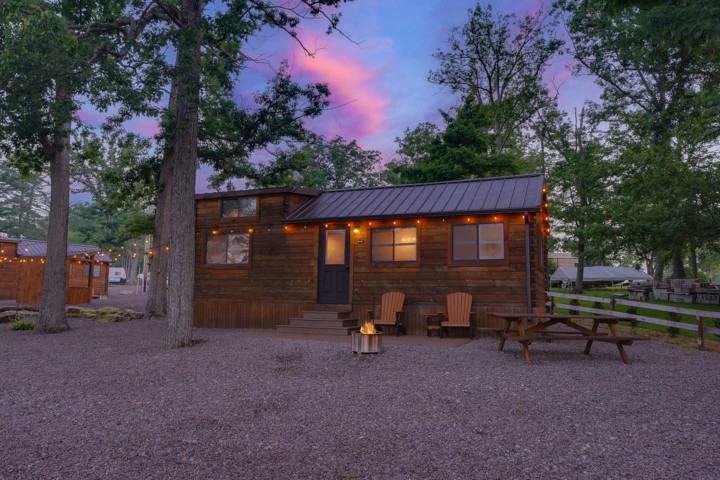 Cozy Cabin W/ Shared Hot Tub & Loft #16 - Indian Lake, PA