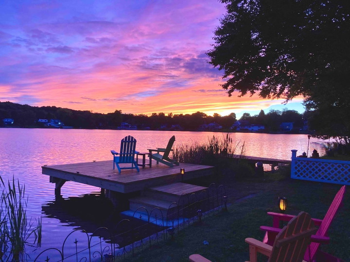 Cozy Oasis, Lakefront With Stunning Sunset Views - Waterbury, CT