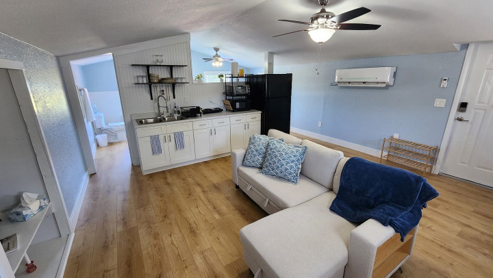 Farm Loft Near The Springs - Apopka, FL