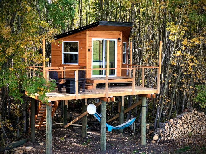 The Diamond Treehouse With Outdoor Fire Pit! - Canada