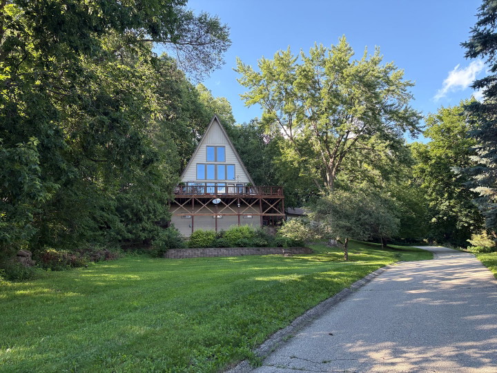 Driftless Escape A-frame Cabin - La Crosse, WI