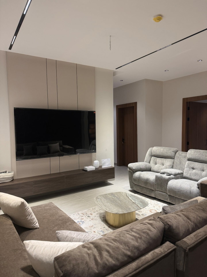 Luxury Cozy 2br With Balcony & Stunning Tv Screen - Dammam