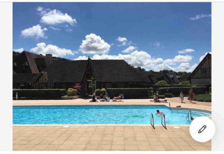 House In An Estate With Pool And Tennis. - Deauville
