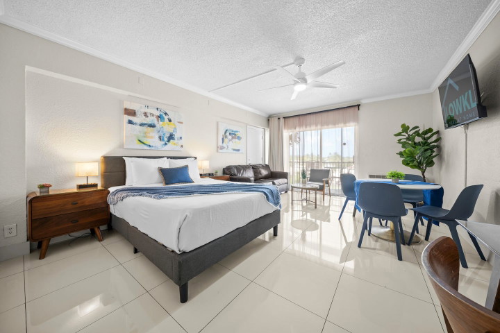 Lovely Queen Studio In Boca (Pool-gym-parking) - Boca Raton, FL