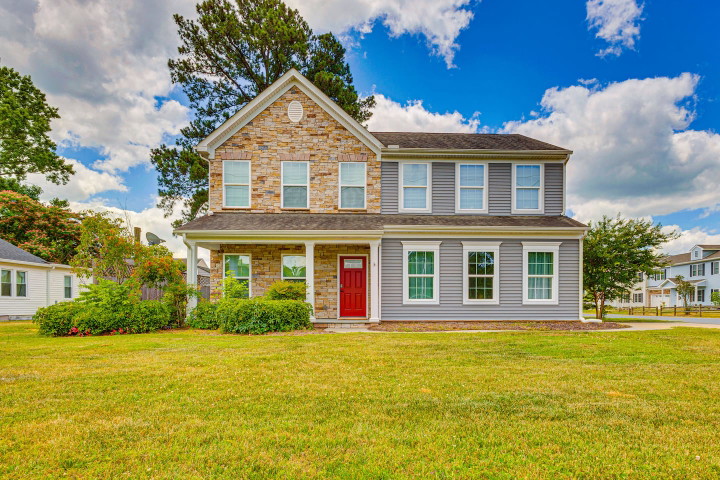 Fenced Yard & Patio! 2,400-sq-ft Chesapeake Home - Suffolk, VA