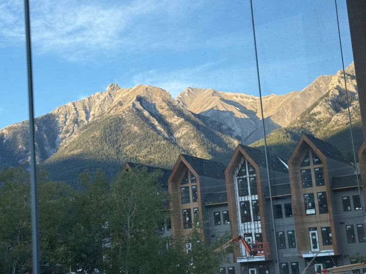 Brand-new Canmore Mountain Retreat - Canadá