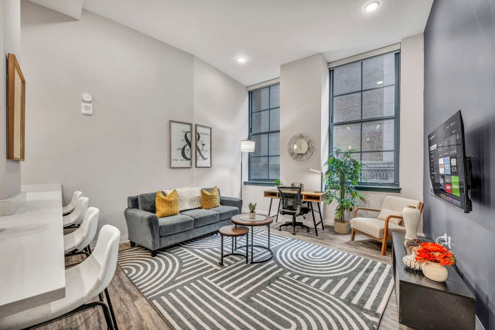 Central 1b In Heart Of Downtown Pool & Spa Gym - Cleveland, OH