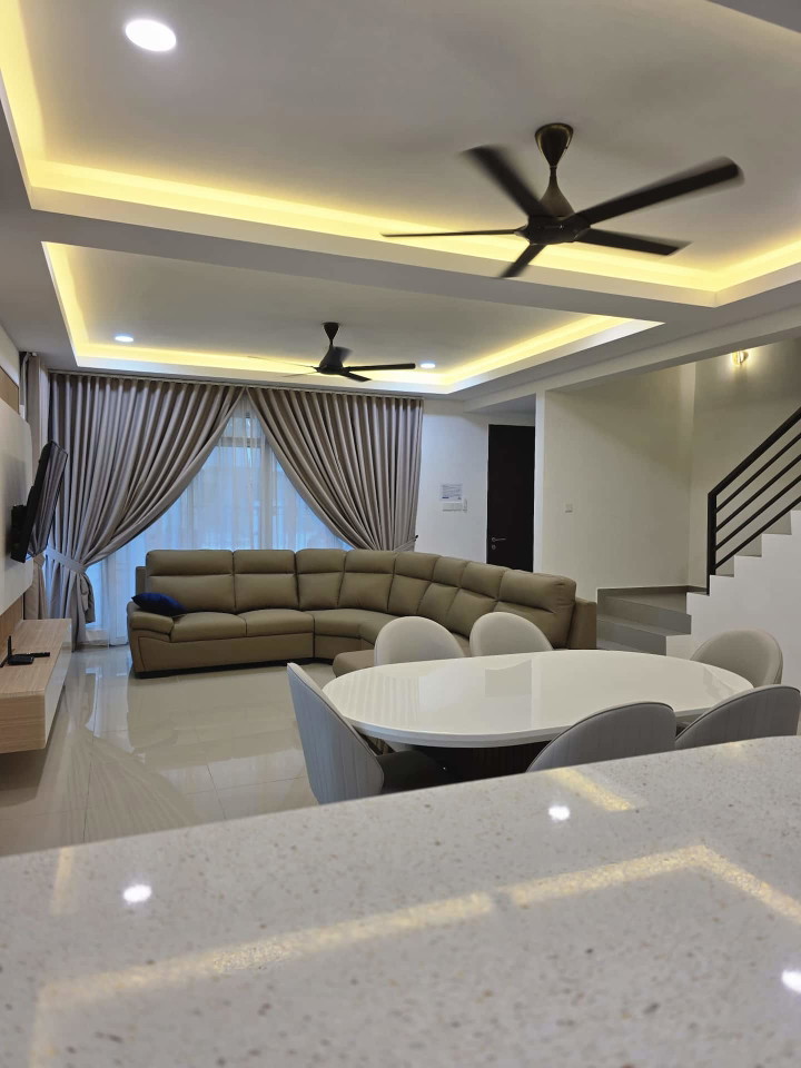 Ali & Alisha Homestay 2, Pasir Gudang Landed House - Changi
