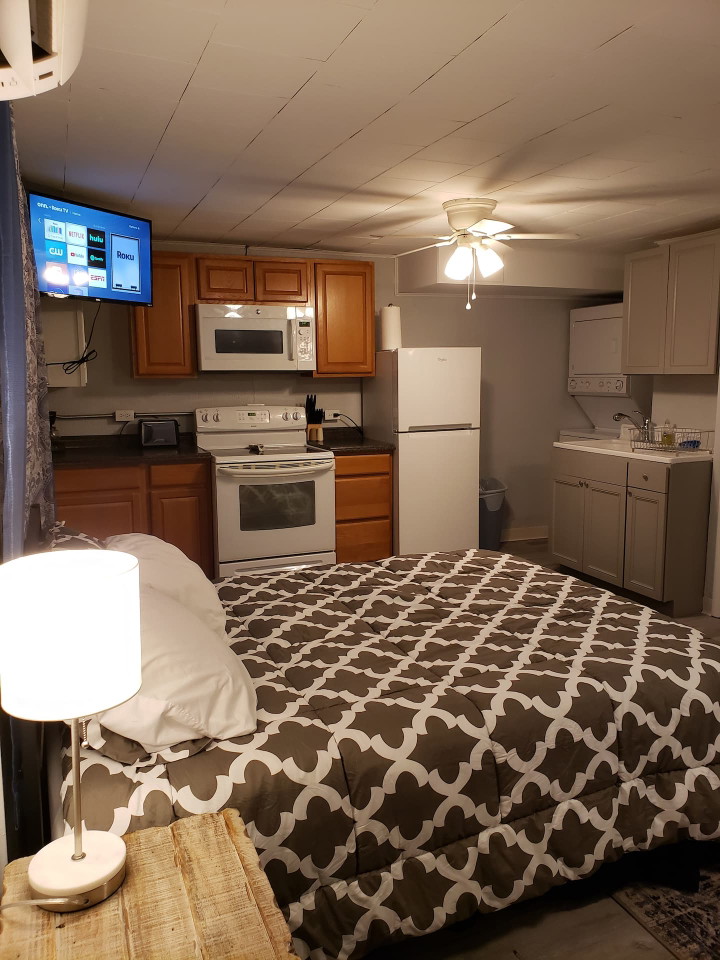 Brickhouse Studio Cbd Traveling Professionals - Rolla, MO