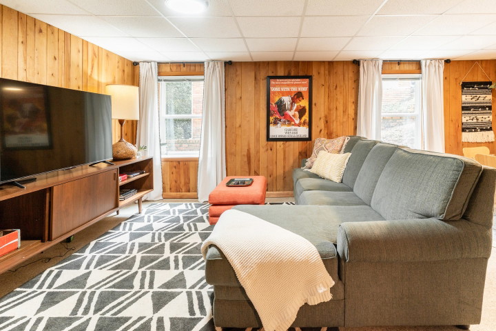 Large 1br W/ Full Kitchen, Private Laundry, Patio! - Decatur, GA