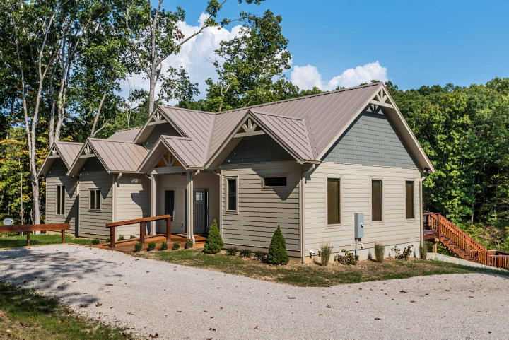 Lake Forest Cabin | Private Lake  Hot Tub - Nashville, IN