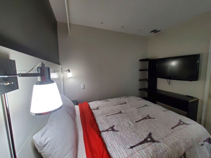 Sweet Nest/kitchenette/ Bathroom - Rockford, IL