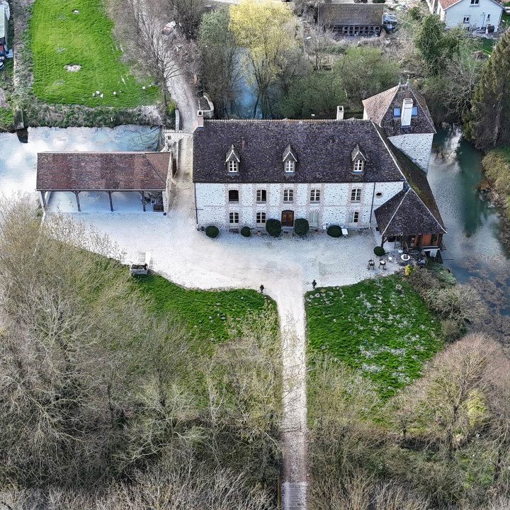 Un Domaine à La Campagne - Chantemerle