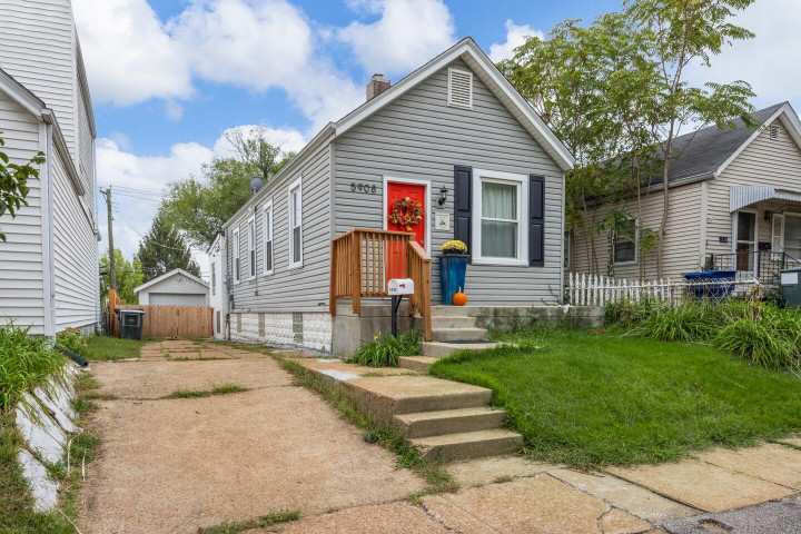 Private 2 Bedroom 1 Bath House - Kirkwood, MO