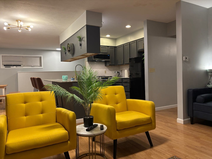 Troy Home With Multiple Balconies Near Ic&cornell - State of New York