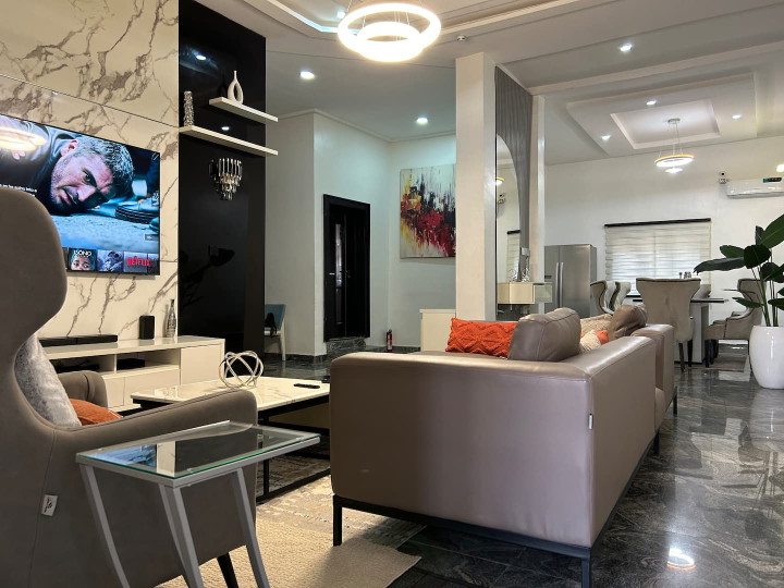 4-bed Duplex With Wifi, 45kva Gen & Armed Security - Abuja