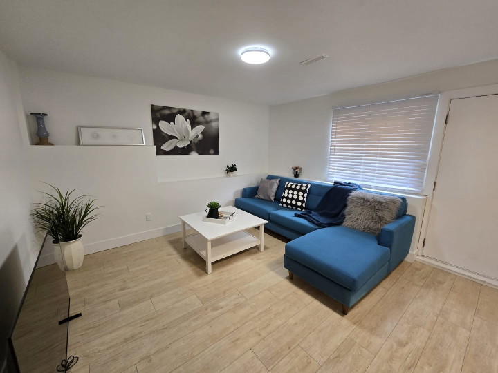 Private 1 Bed|1bath With Laundry 
Near Highway - Abbotsford