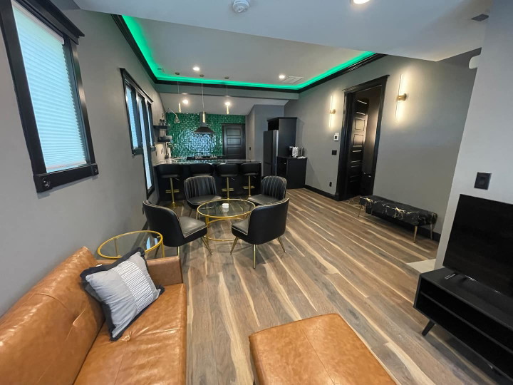 Lavish Historic 1 Bedroom Flat - Rapid City, SD