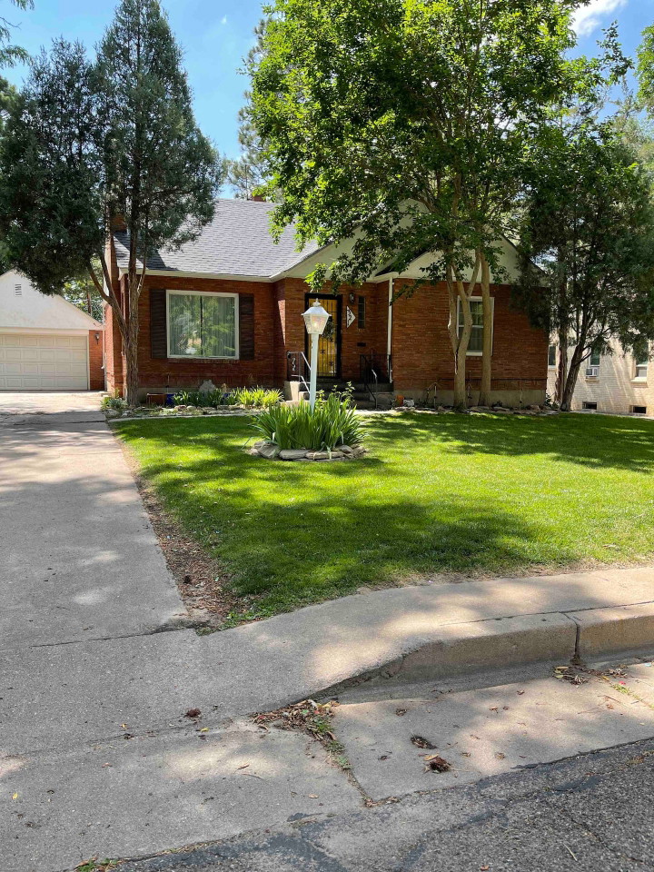 Peaceful Neighborhood! Charming 3bed 2 Bath Home. - Colorado