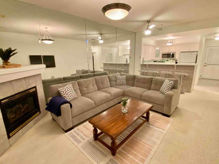 Bayside 2-bedroom Ski Season Condo - Collingwood