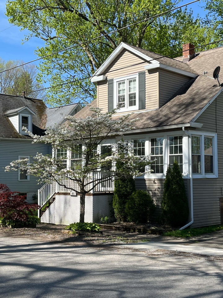 Downtown Conneaut Home Near Lake And Restaurants - Conneaut Lake, PA