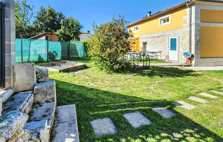 Charmante Maison Avec Piscine - Jonzac