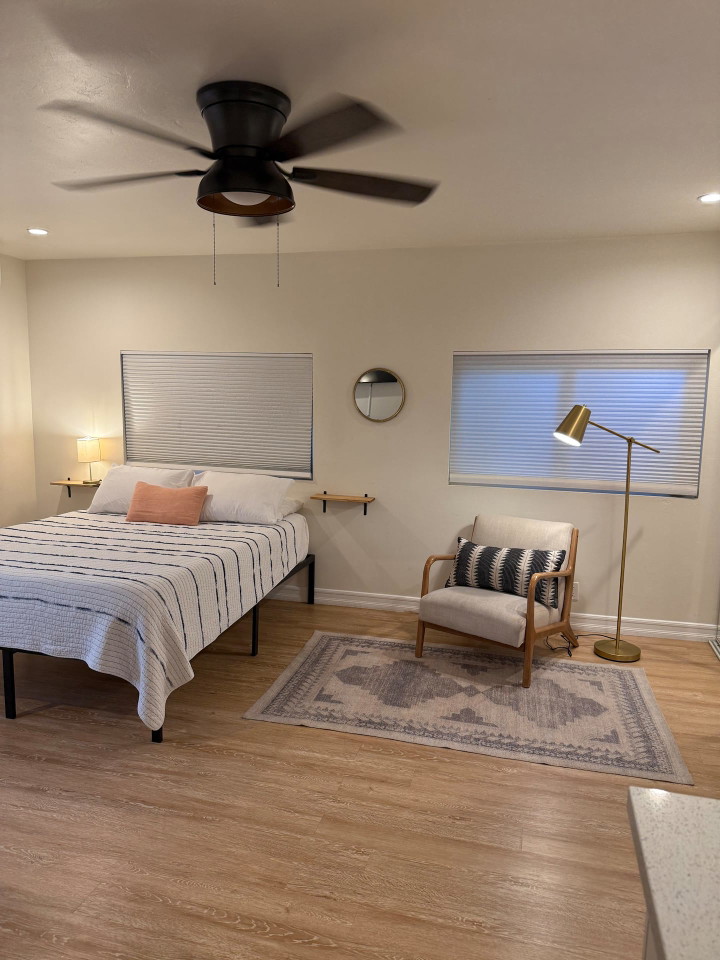 Pet Friendly Thousand Oaks Bungalow & Private Yard - Thousand Oaks, CA