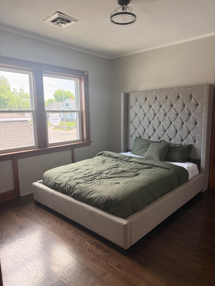 Urban Loft Above Coffee Shop | Heart Of Kck | - Parkville, MO