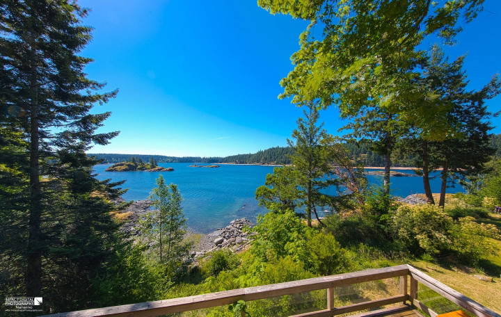 Gowlland Harbour Resort - Arbutus House - Campbell River