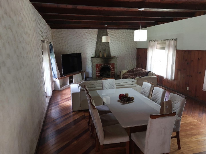 Casa Aconchegante Com Riacho, Lareira, Sala 70m2. - Nova Friburgo