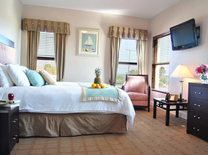The Alexander #211 - Queen Suite - Cayman Islands
