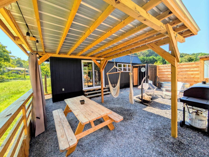 Farm Stay; King Bed; Queen Bed;sauna; Outdoor Tub - Tennessee