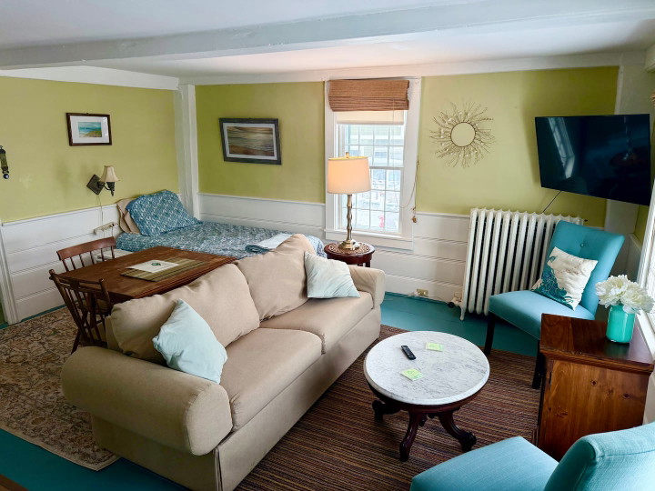"Island Home" 1 Br Suite W/harbor View- Downtown - Martha's Vineyard, MA