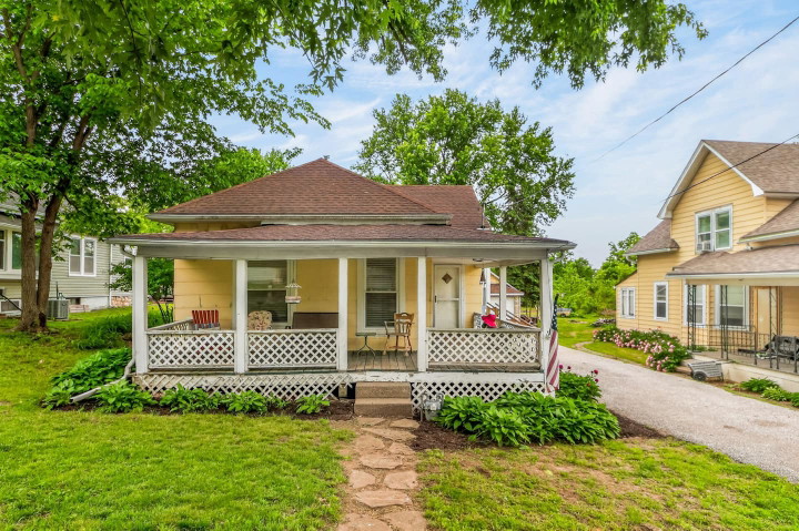 Walk To Parks & Dining: Bonner Springs Home - Shawnee, KS