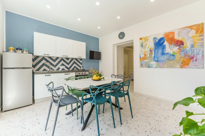 Ciraccio Apartments | The Courtyard - Procida